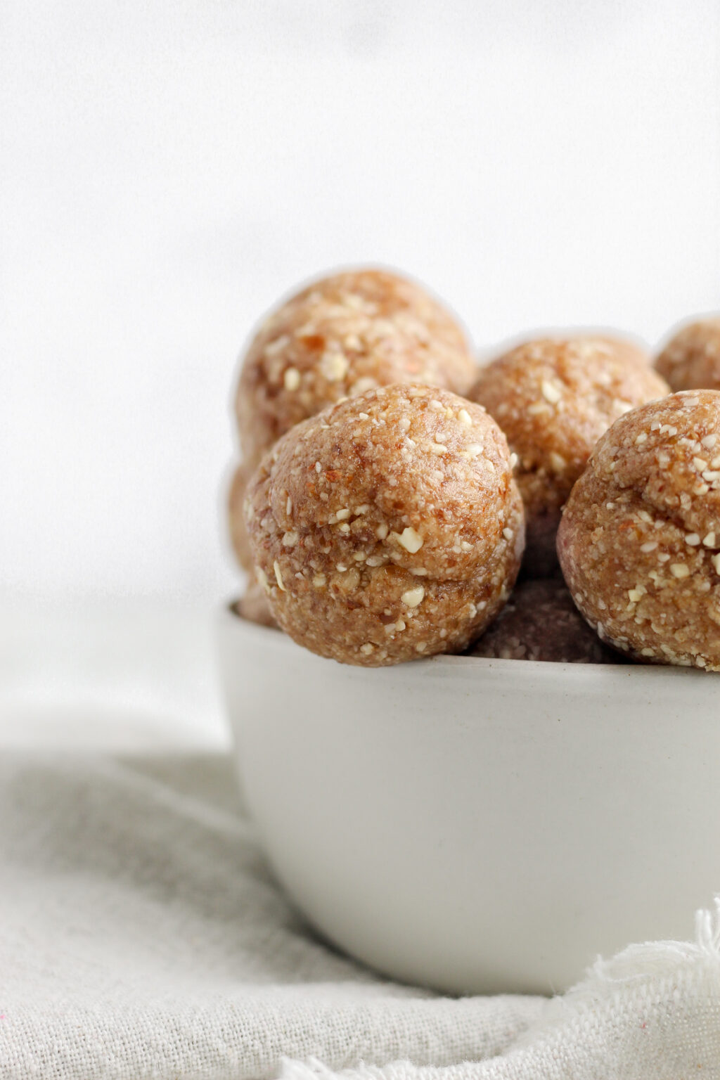 5 Ingredient Coconut Date Balls (No Bake) - Kaleena's Kitchen